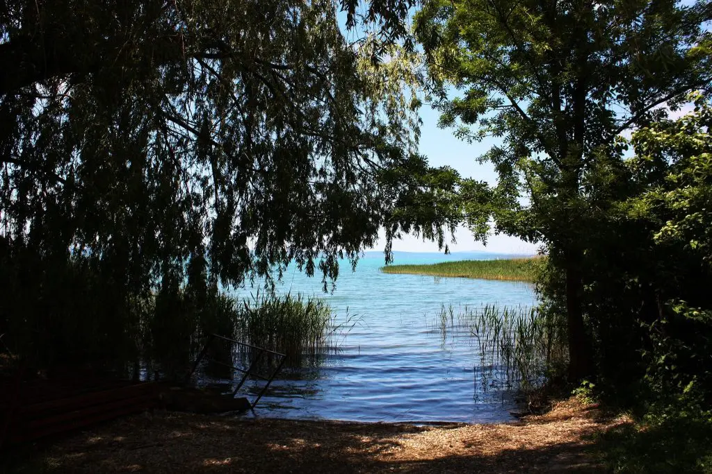 Szerelmes panoráma: íme a legjobb látnivalók Balatonvilágoson - Szallas ...
