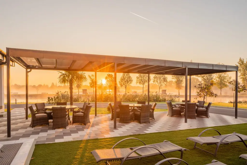 Tó közepére épült, mesebeli wellness szálloda: Sziget Hotel****, ahol ...