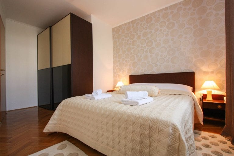 Napfény, homokos tengerpart, fesztiválok - nyaralás Split városában ...