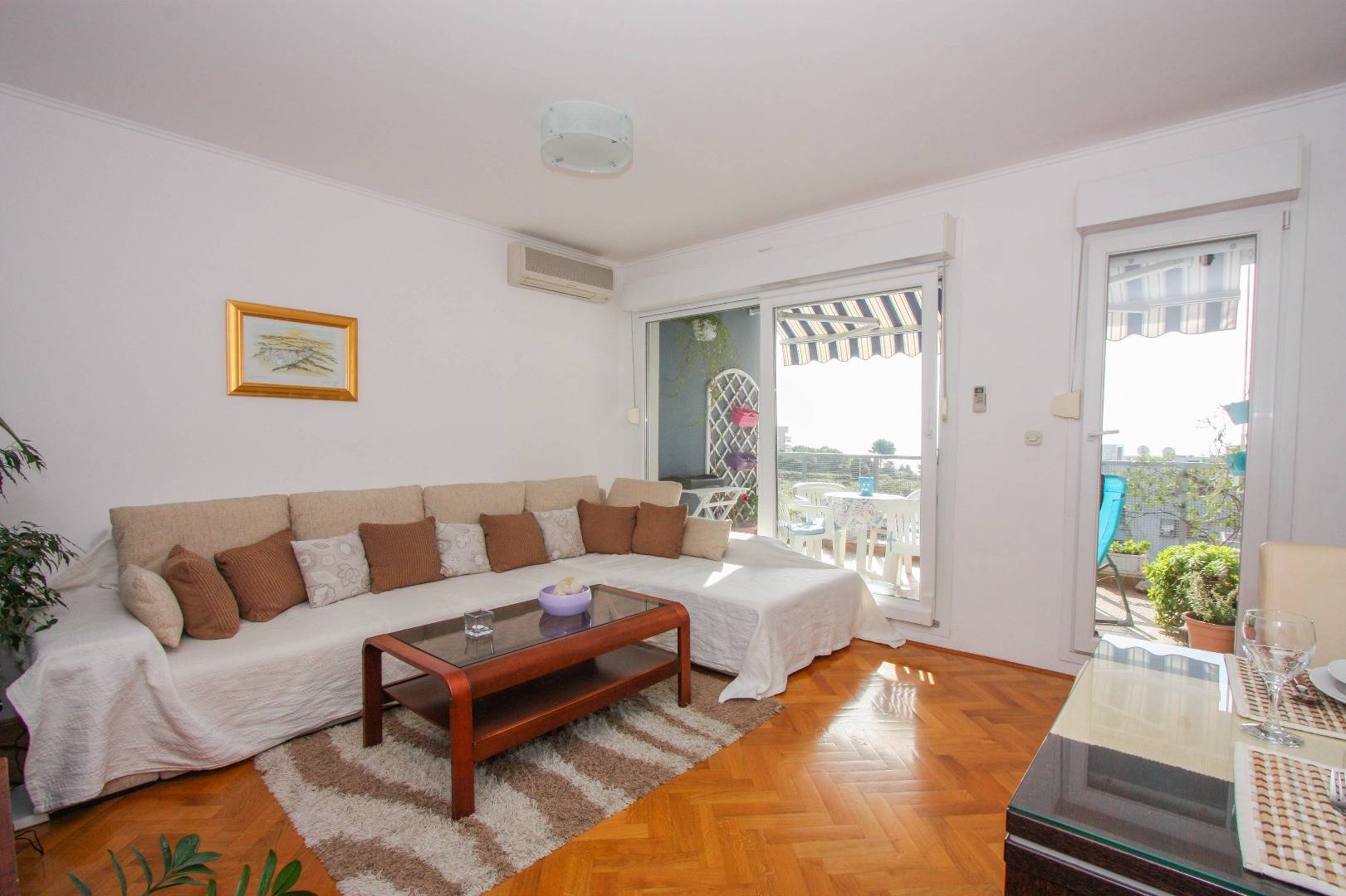 Napfény, homokos tengerpart, fesztiválok - nyaralás Split városában ...