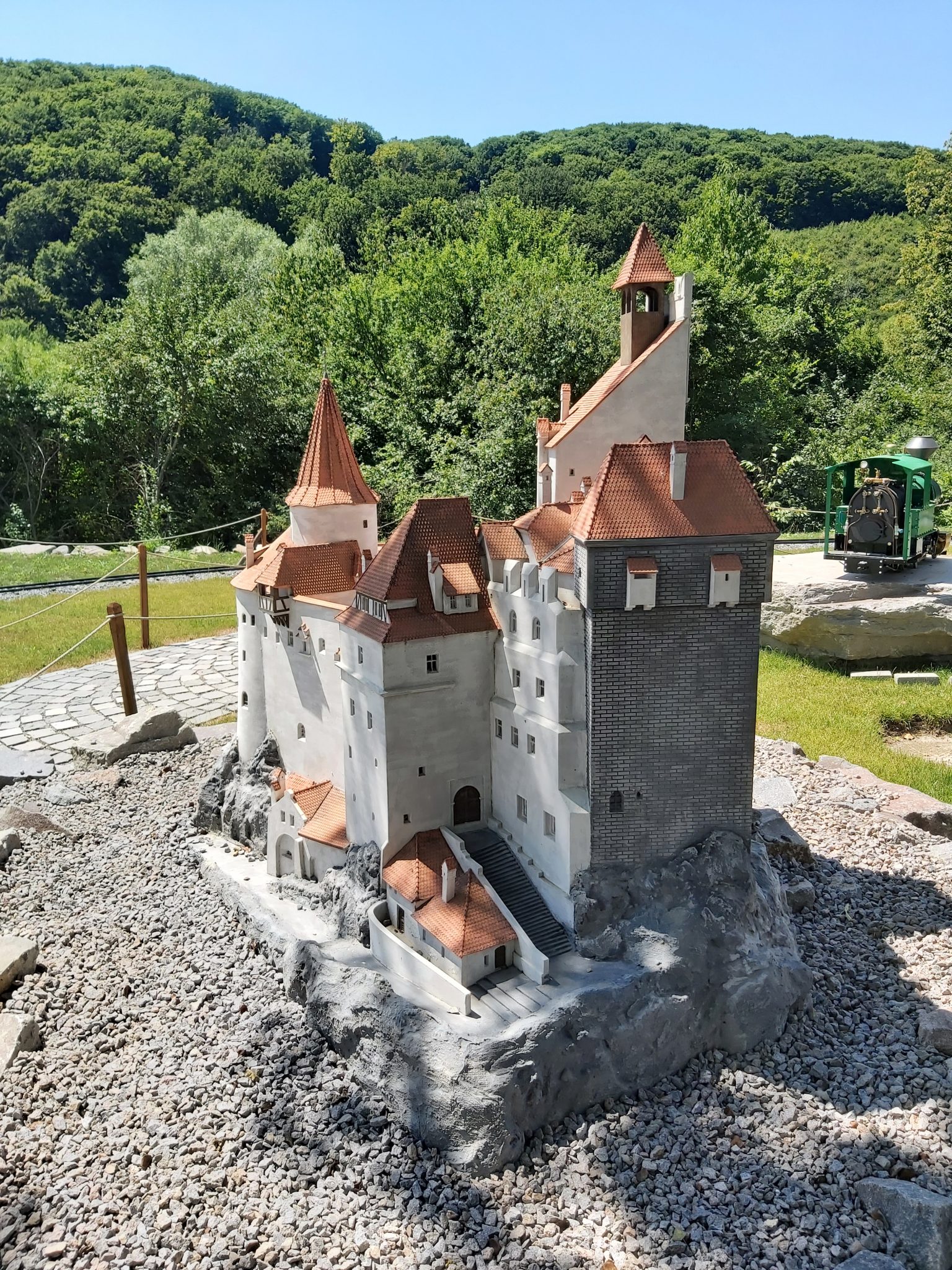 Látogasd meg Erdély kastélyait egy nap alatt! – Mini Erdély Park ...