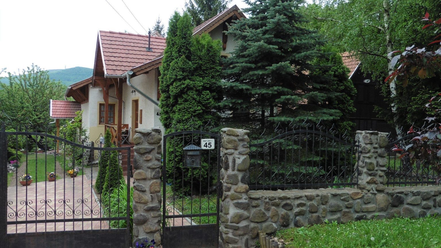 Dézsafürdő, kandalló, kemence – TOP 10 erdei szállás kirándulós ...