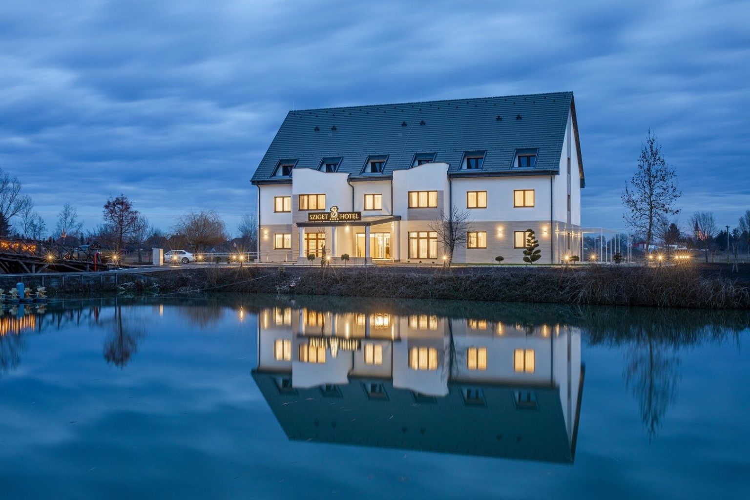 Tó közepére épült, mesebeli wellness szálloda: Sziget Hotel****, ahol ...